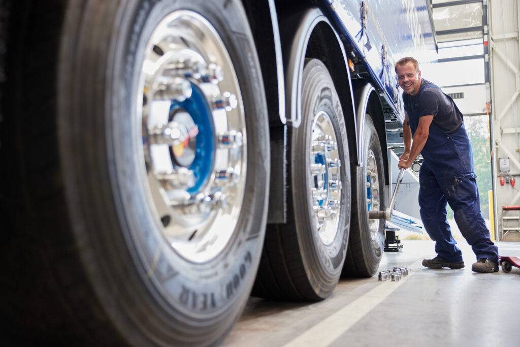 Trailer Service at ETTC. - Müller European Truck & Trailer Care